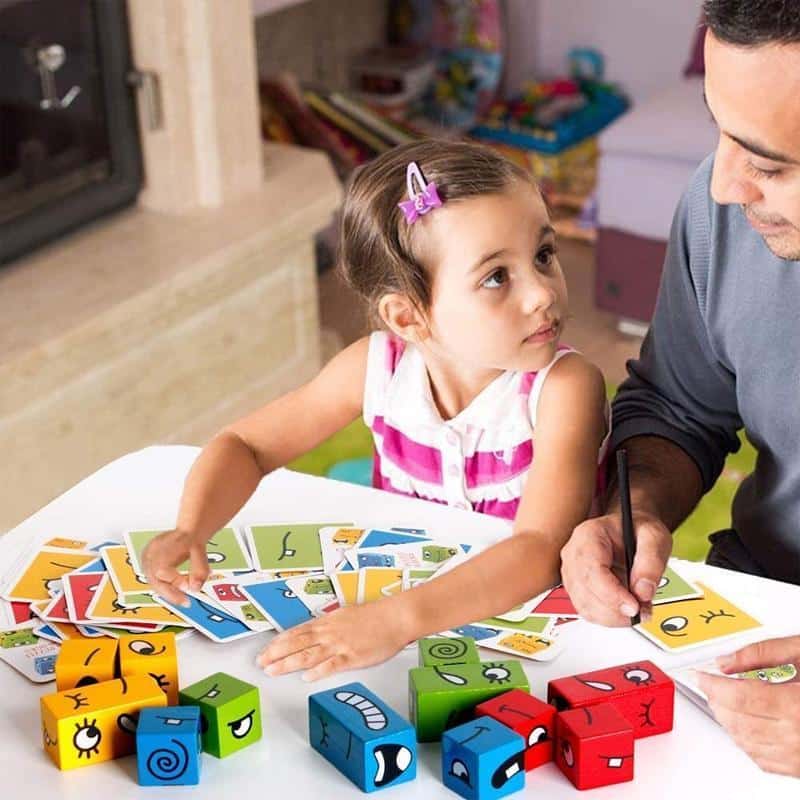 Jeu Montessori de cartes et cubes pour apprendre les formes pour enfant ...