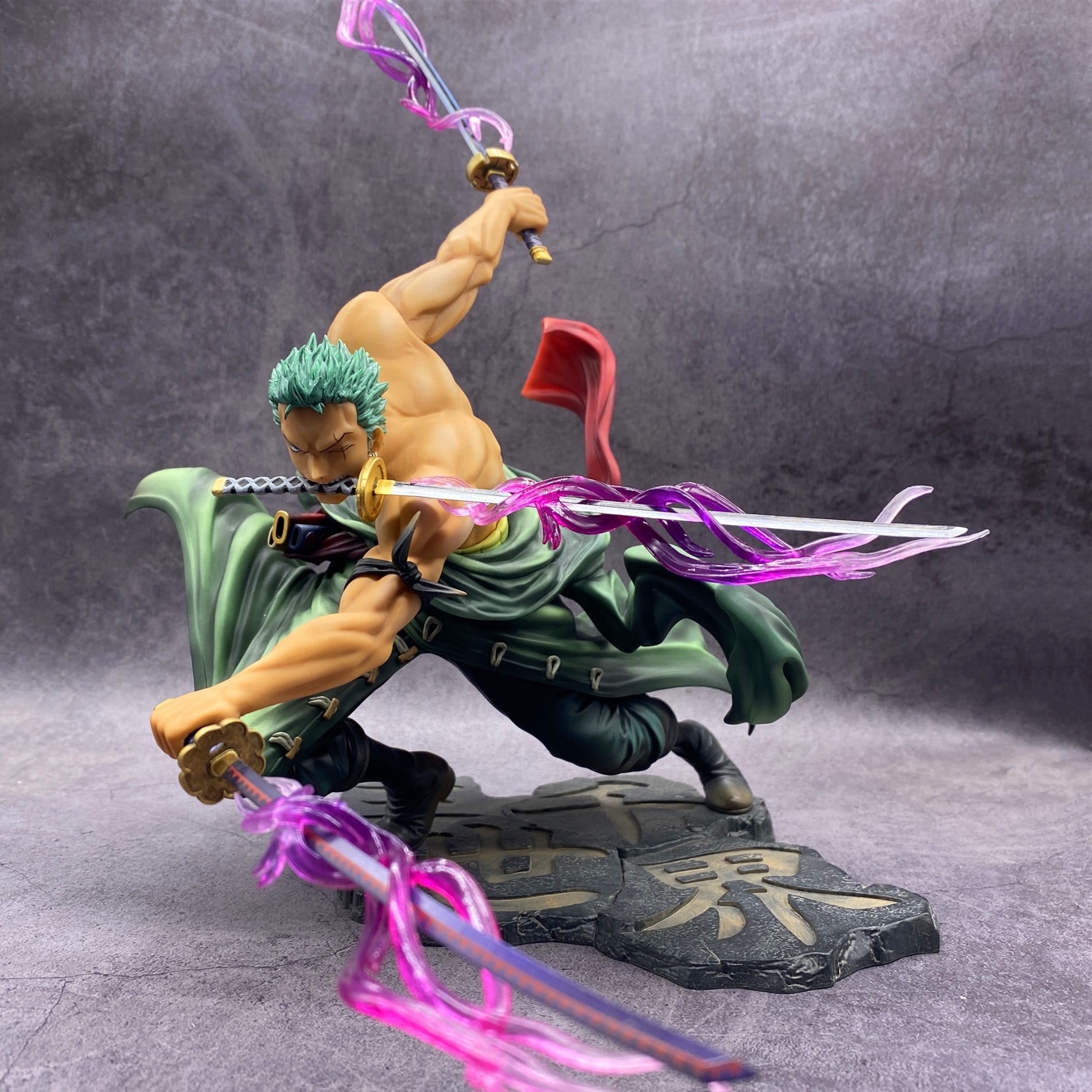 Figurine One Piece Roronoa Zoro • Enfant World