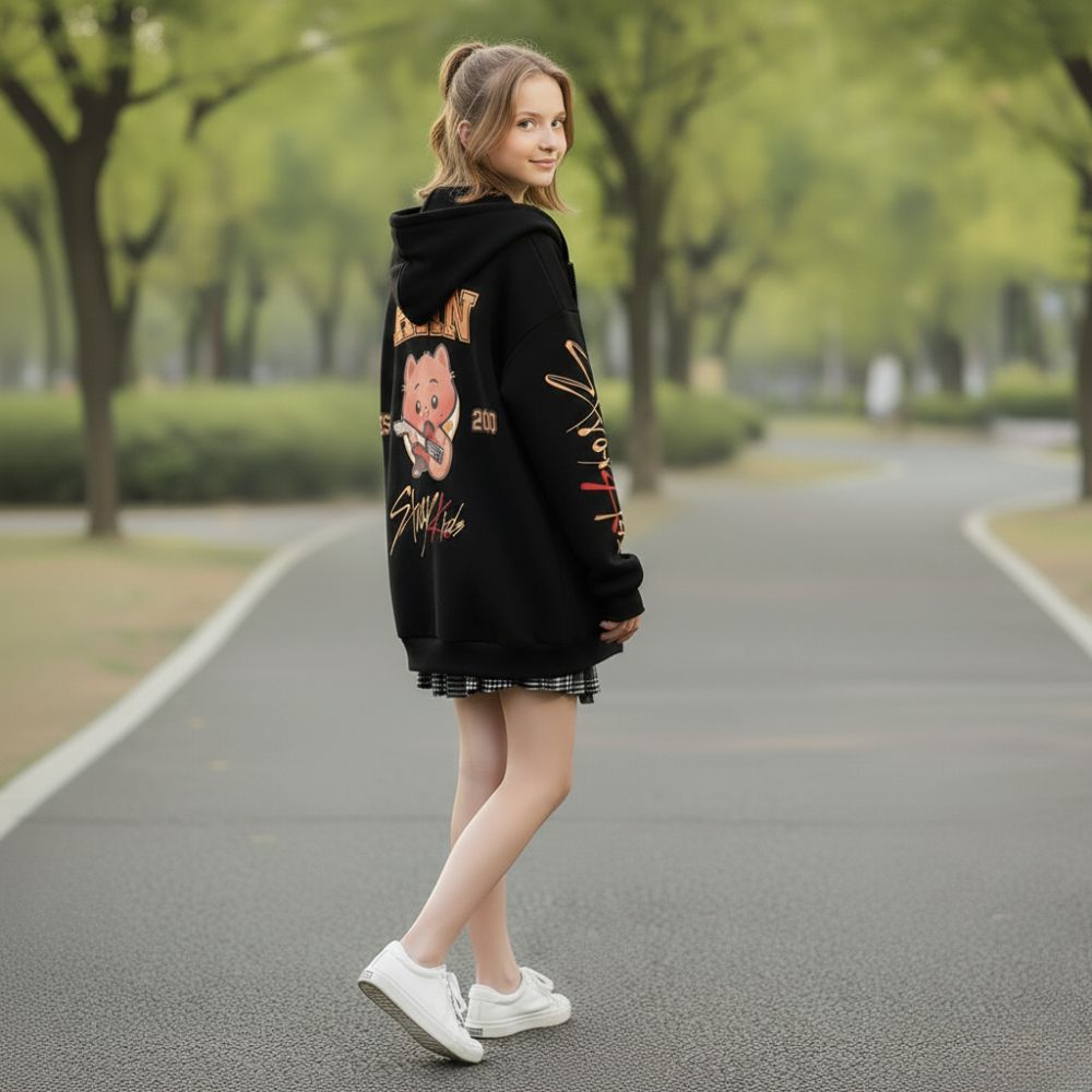 Sweat enfant Stray Kids noir à capuche modèle Han • Enfant World